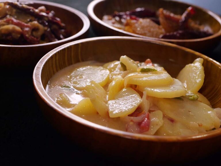 Bhutan Cuisine: Dishes, Deserts, Ingredients & Customs | Bhutan Kitchen